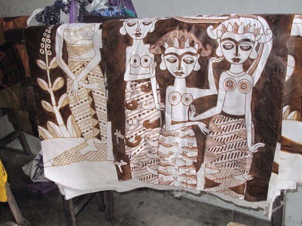 A day with Tatang to meet more Contemporary Batik Artists – The Batik Route